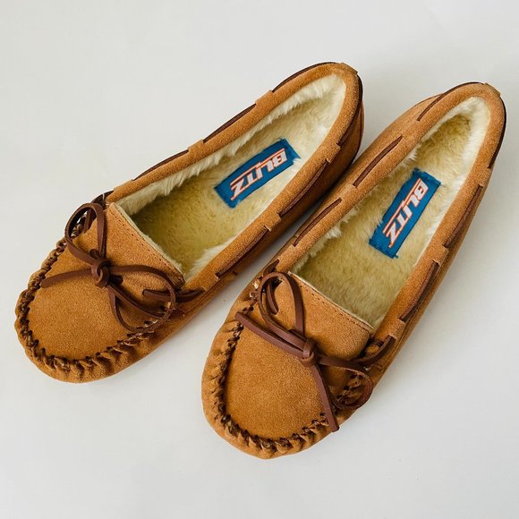 Blitz | Shoes | Blitz Tamarack Womens Molly Suede Moccasin Tan Slippers ...